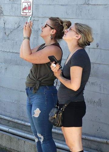 Artist Miles Toland completes ‘New Dawn’ mural on Grass Valley’s ...