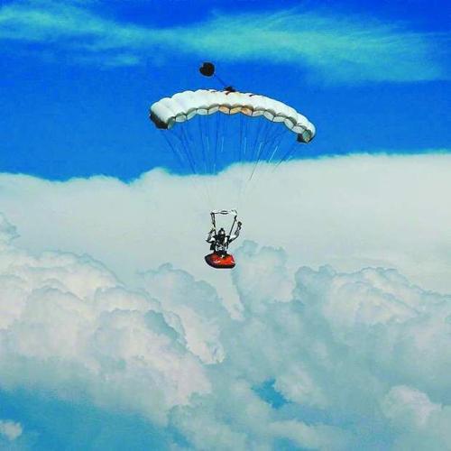 base jumping parachute