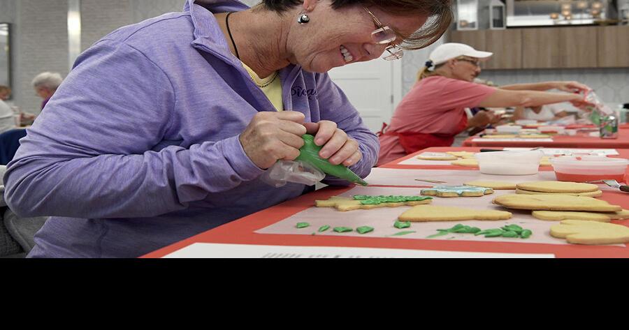 Holiday cookie class teaches new techniques | In Today's Daily Sun ...
