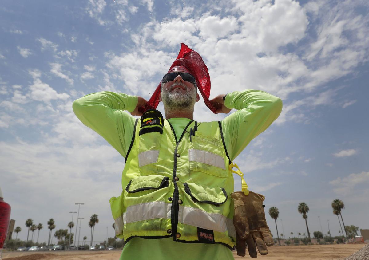 Photos: Scenes from a heat wave | National News | theworldlink.com