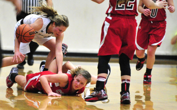 North Bend vs Coquille Girls | Photo Collections | theworldlink.com