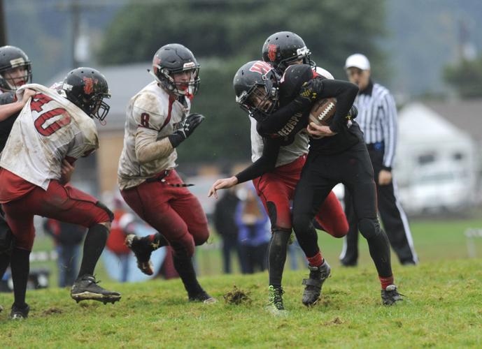 Reedsport vs. Weston-McEwen Round 1 Football | Photo Collections ...