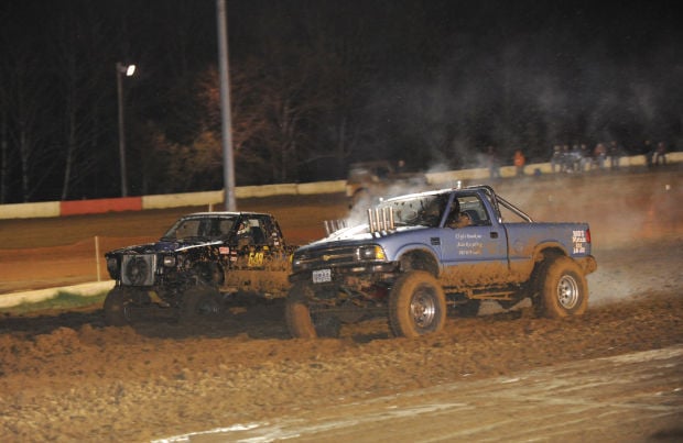 Mud Drags at Coos Bay Speedway | Photo Collections | theworldlink.com