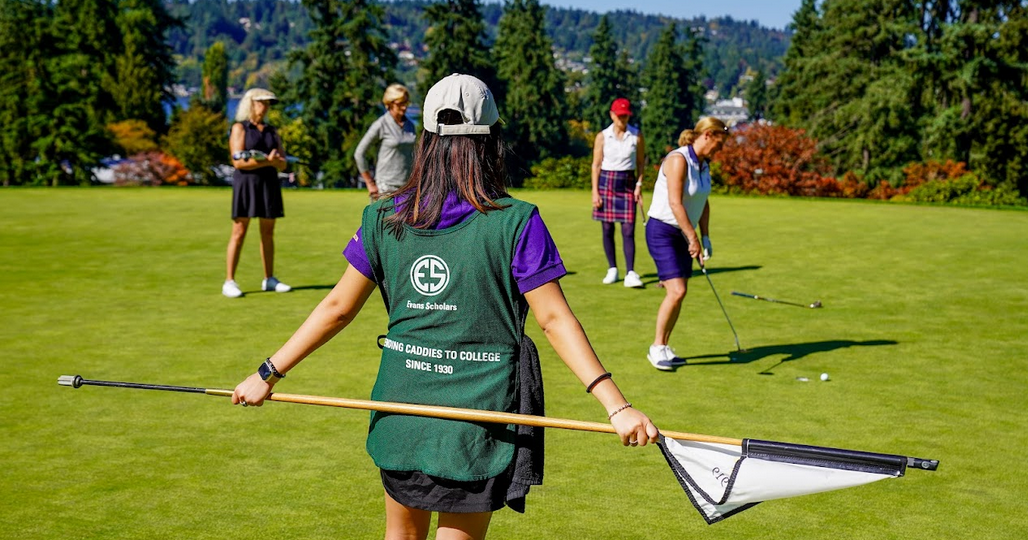 Two local caddies earn full college scholarships | News | theworldlink.com