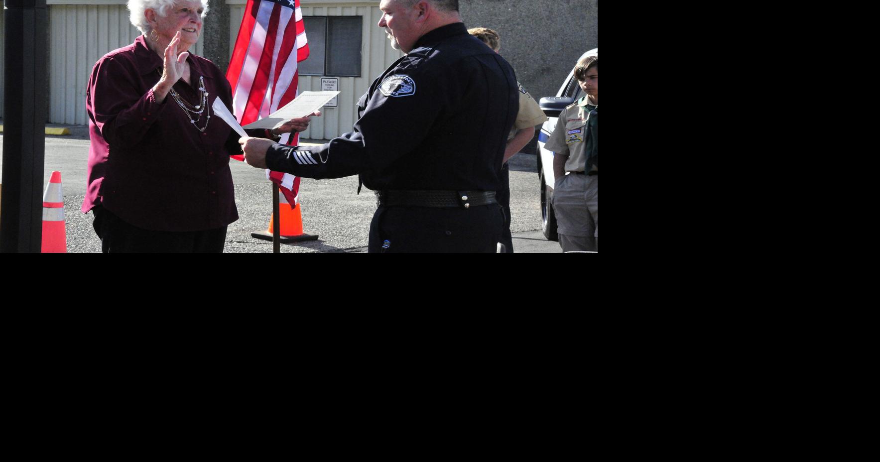Matt Smart sworn in as Reedsport police chief before community | News ...