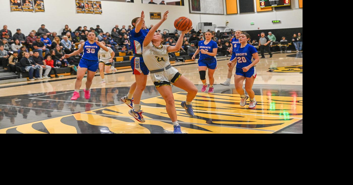 Local Basketball Roundup: Bandon girls, Marshfield boys win league ...