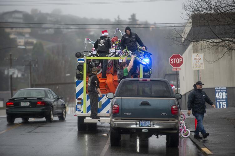 Hundreds participate in annual Bus Jam Toy and Food Drive | Local News ...
