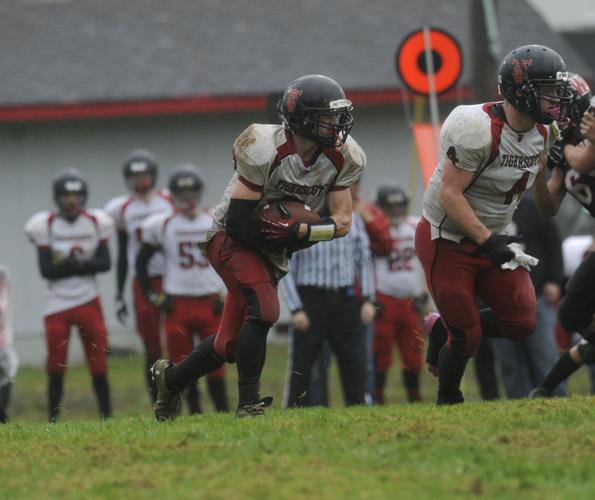 Reedsport vs. Weston-McEwen Round 1 Football | Photo Collections ...