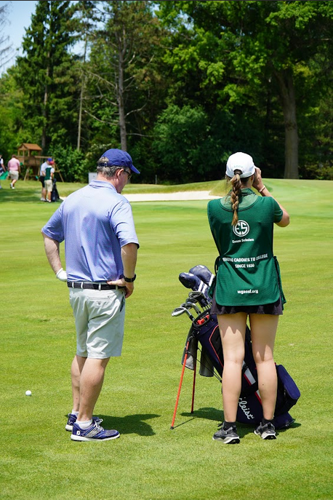 Two local caddies earn full college scholarships | News | theworldlink.com