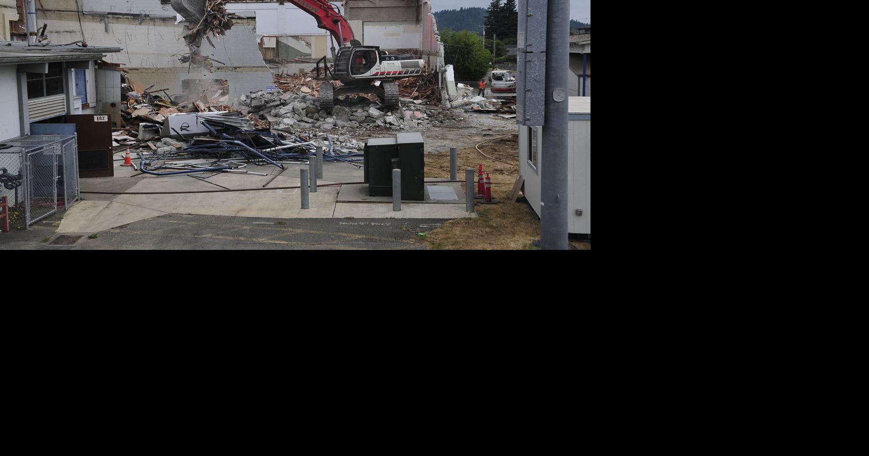 Myrtle Point High School being demolished | Education | theworldlink.com