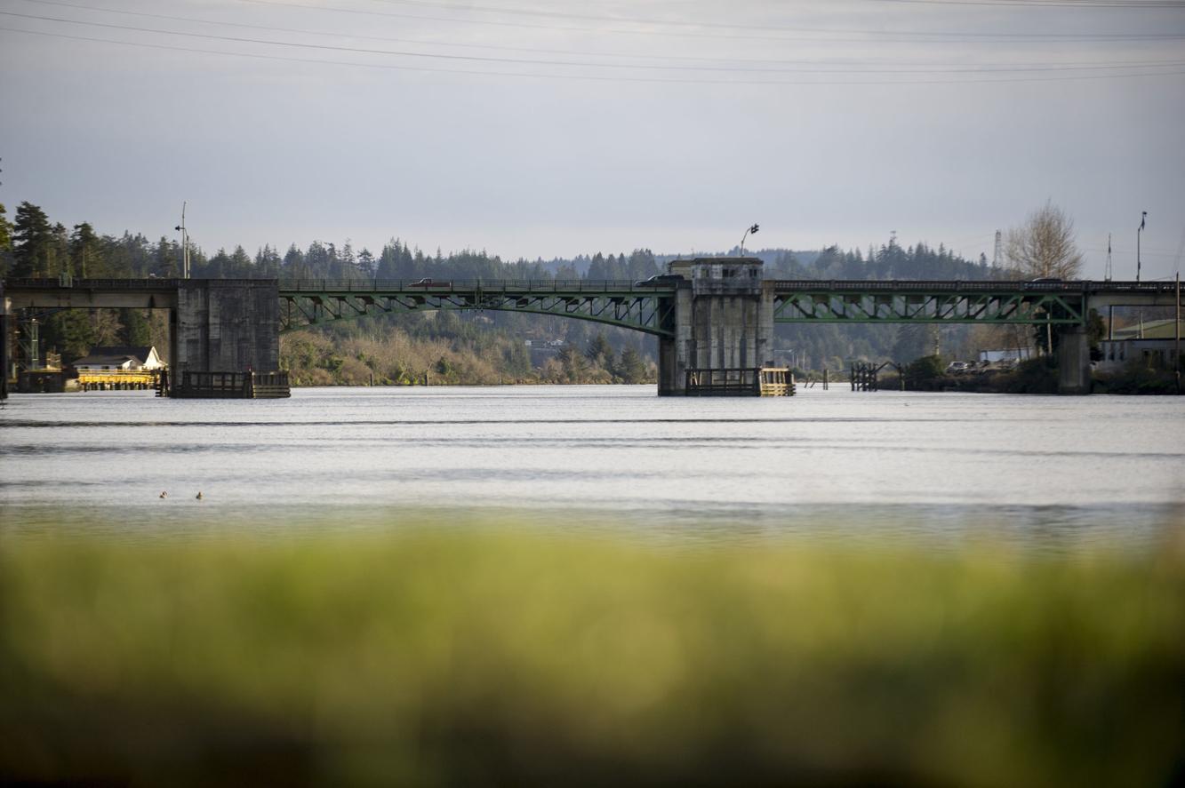 Isthmus slough bridge construction underway near Eastside of Coos Bay ...