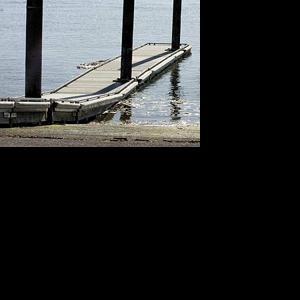 North Spit docks removed for winter | Local News | theworldlink.com