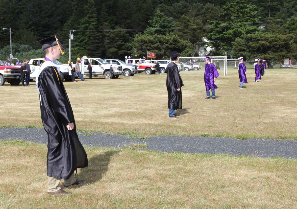 Pacific High School parades its graduates | Bandon News | theworldlink.com