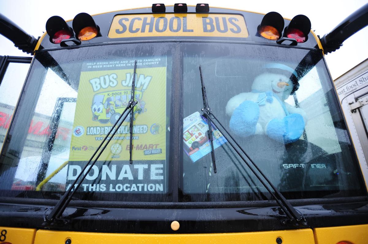 Bus Jam | Photo Collections | theworldlink.com