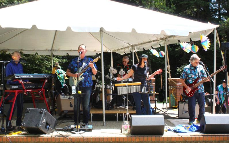 Mayfly Fest sees sunshine and large crowd | Local News | theworldlink.com