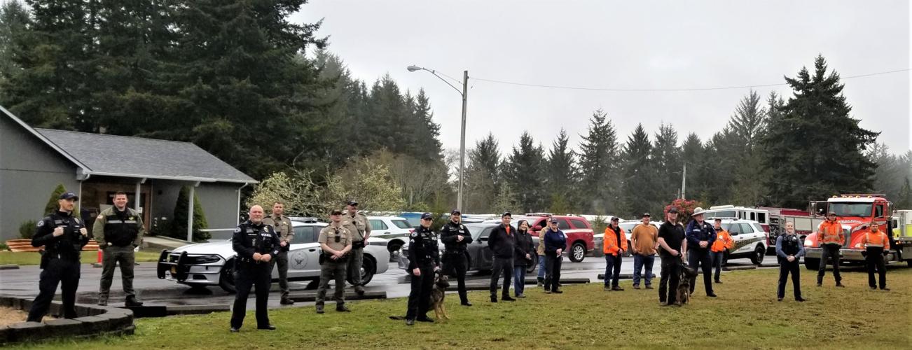 Reedsport law enforcement offer support to essential workers | Local ...