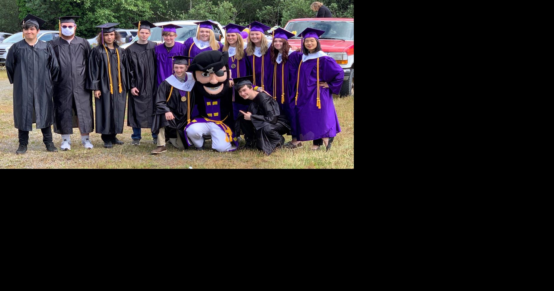 Pacific High School parades its graduates | Bandon News | theworldlink.com