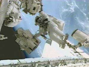 Astronauts perform robot-arm wrist surgery | | theworldlink.com