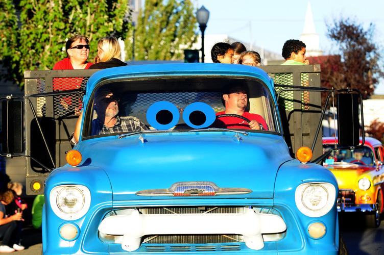 Cruz the Coos | Photo Collections | theworldlink.com