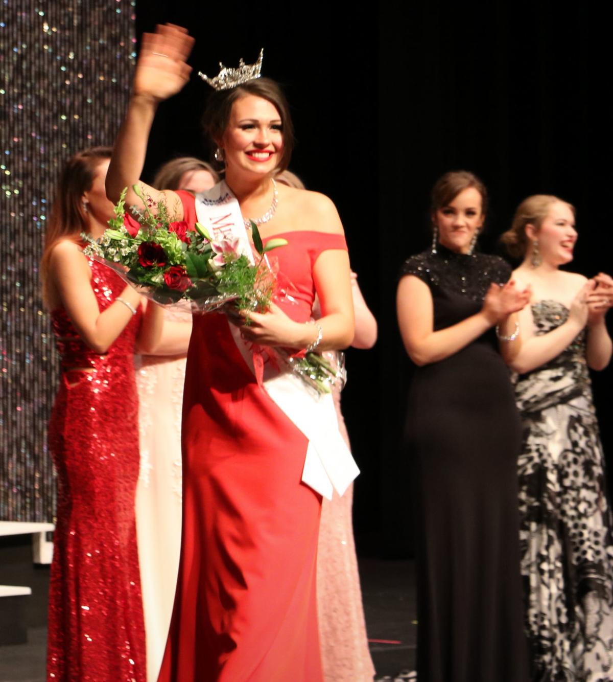 Rylee Young, Kaila Tripp crowned at Miss Coos County pageant | Local ...
