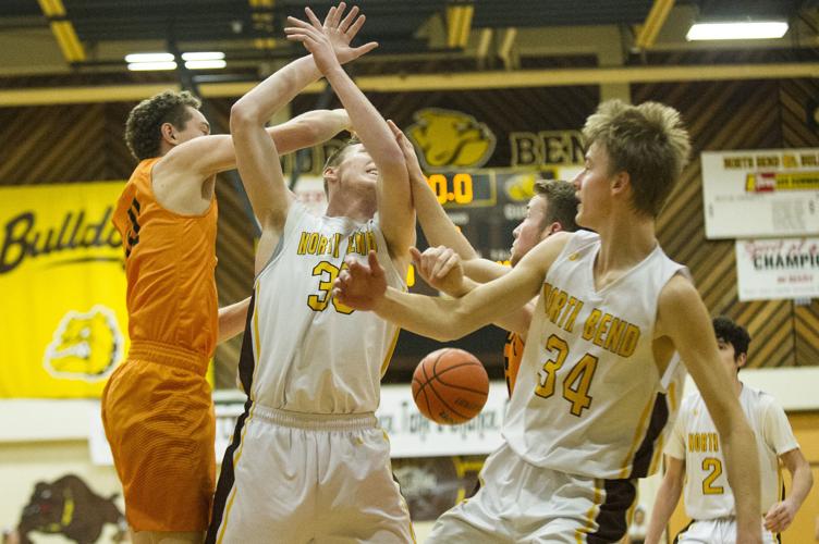Crater rolls past North Bend boys | Local Sports | theworldlink.com