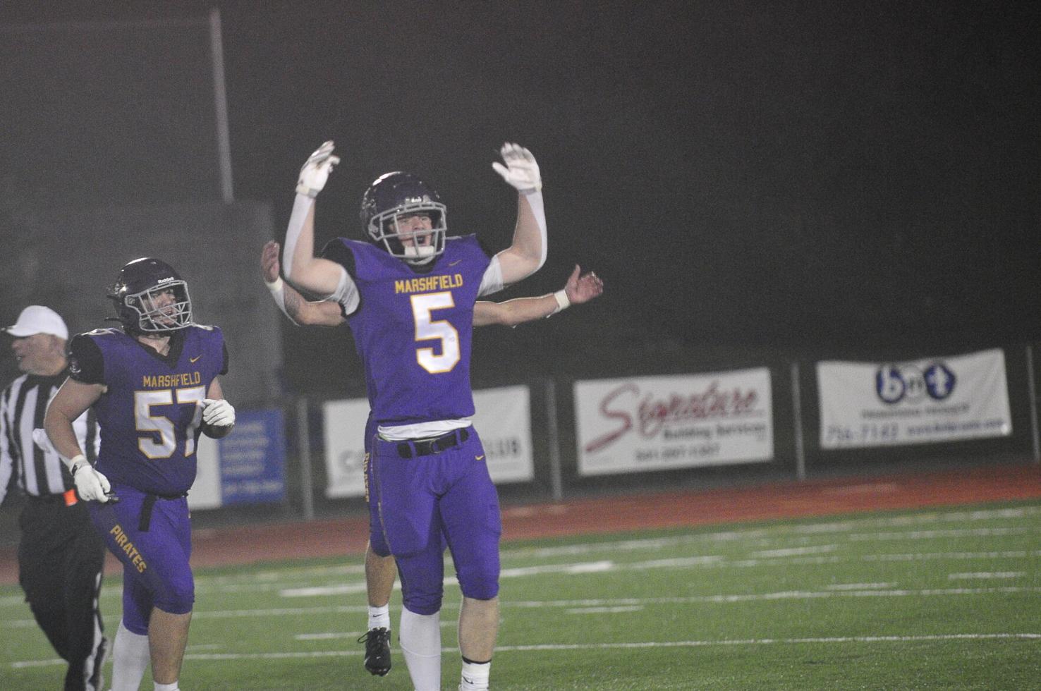 Marshfield advances to football semifinals | Sports | theworldlink.com