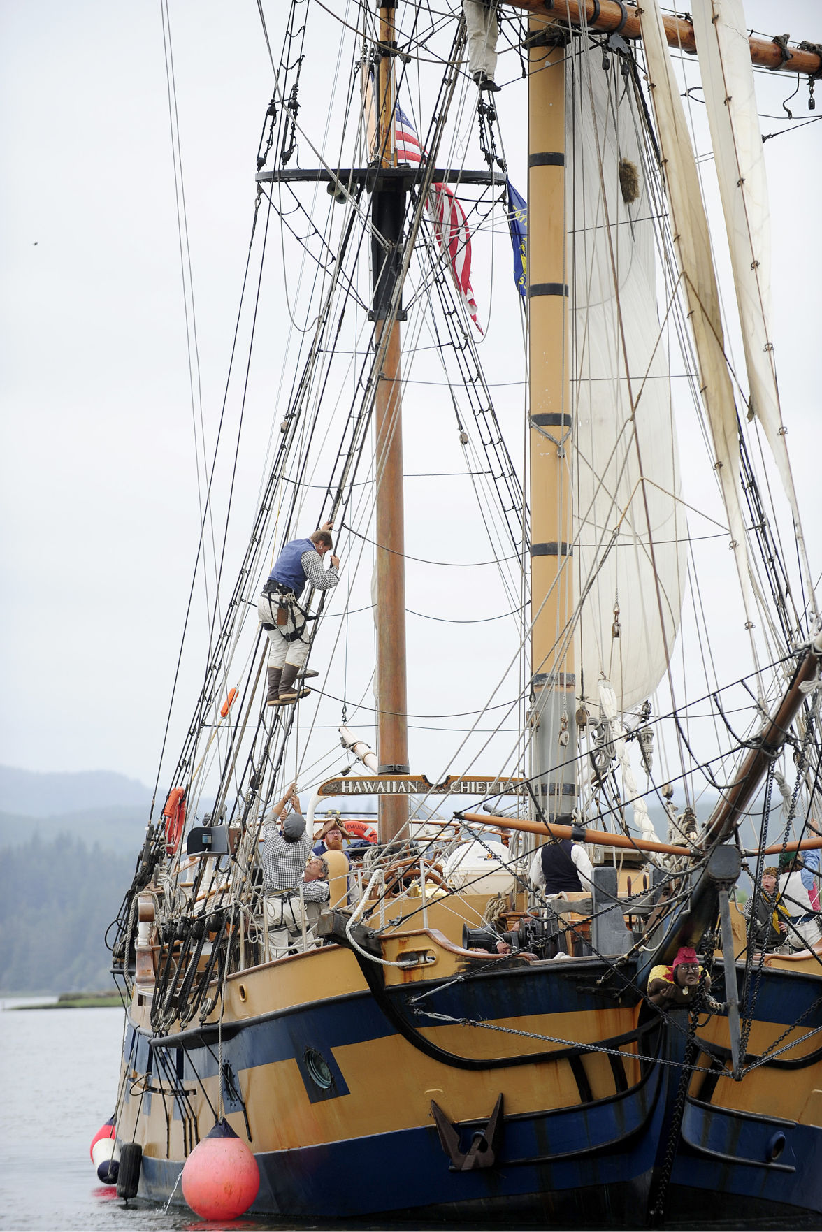 Hawaiian Chieftain Arrives | Photo Collections | theworldlink.com