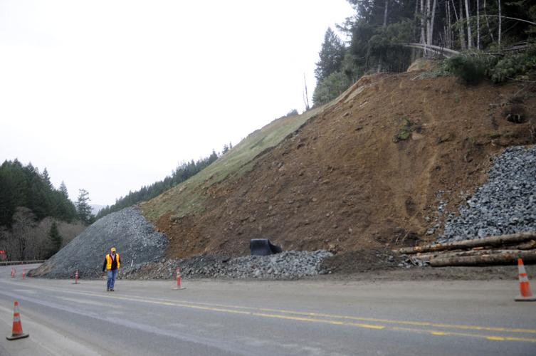 Highway 42 Landslide | Photo Collections | theworldlink.com