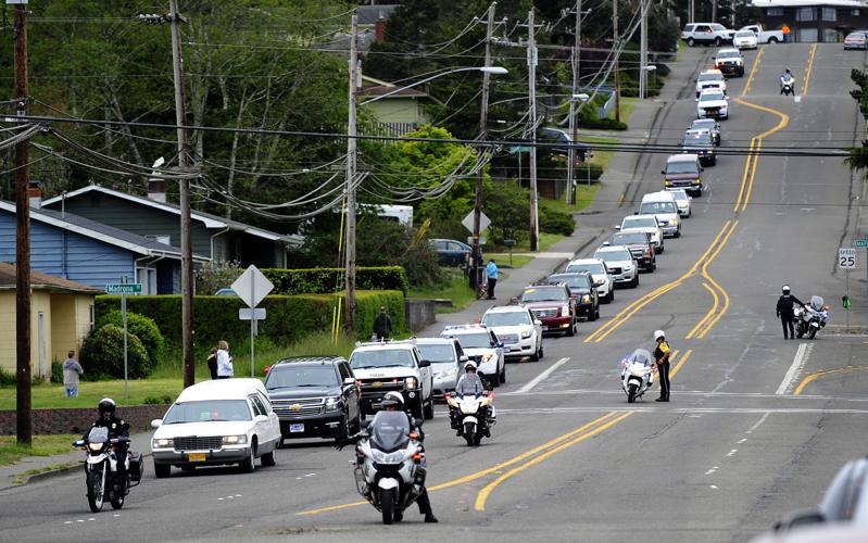 Procession for Deputy Gil Datan | Photo Collections | theworldlink.com