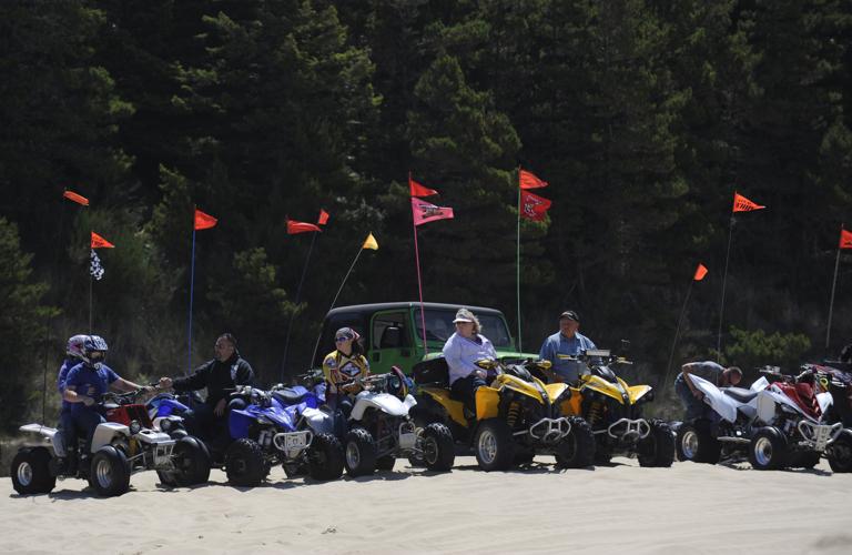 DuneFest Day Three | Photo Collections | theworldlink.com
