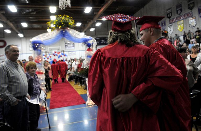 Myrtle Point High School Graduation | Photo Collections | theworldlink.com