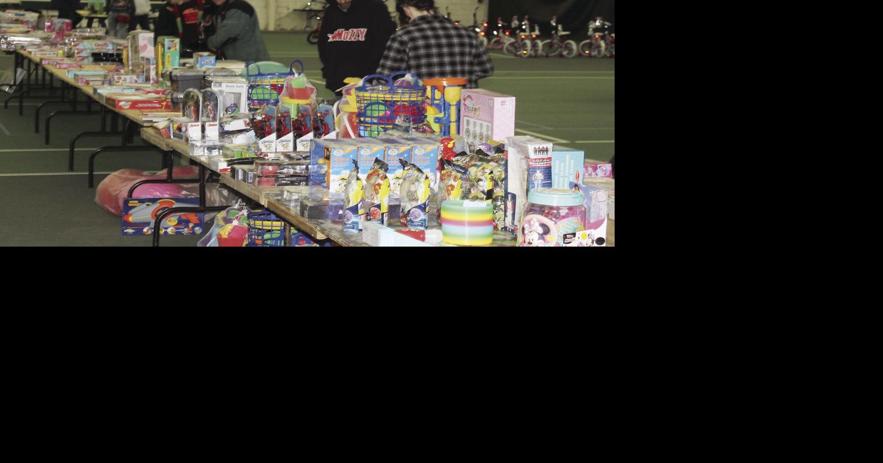 Photos: Parents line up for a Bus Jam Christmas | Local News ...