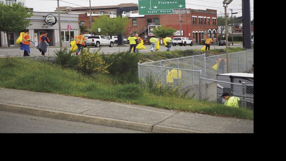 Volunteers clean up Highway 101 | Local News | theworldlink.com