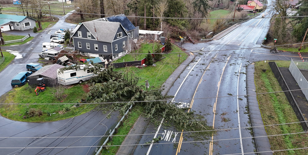 Ongoing wind storm causing widespread road impacts across Oregon | News ...