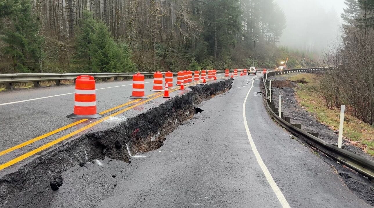 Highway 6 lane closed indefinitely | News | tillamookheadlightherald.com
