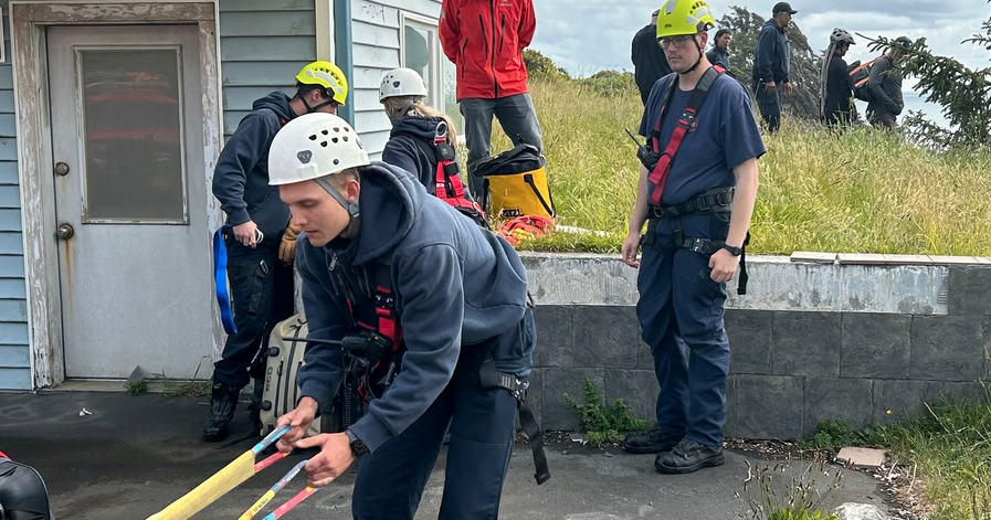 High angle rope rescue along North Oregon Coast cliff | News ...