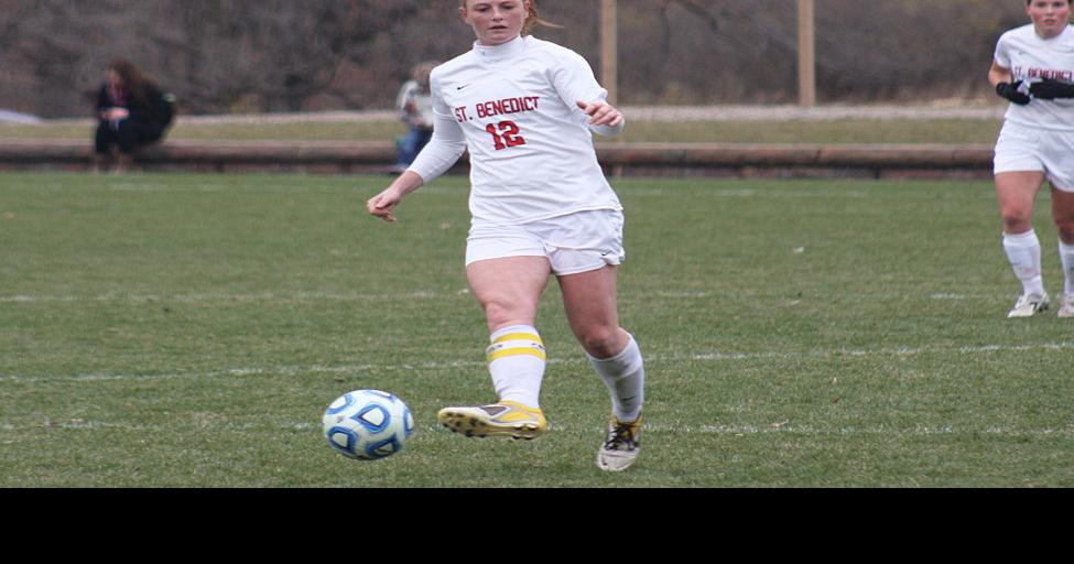 SOCCER: Ellie Mullen named All-MIAC and All-Region | Sports ...