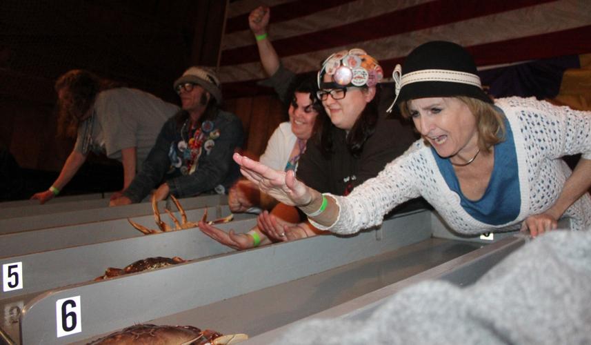 Crab races brings in 700 competitors | News | tillamookheadlightherald.com