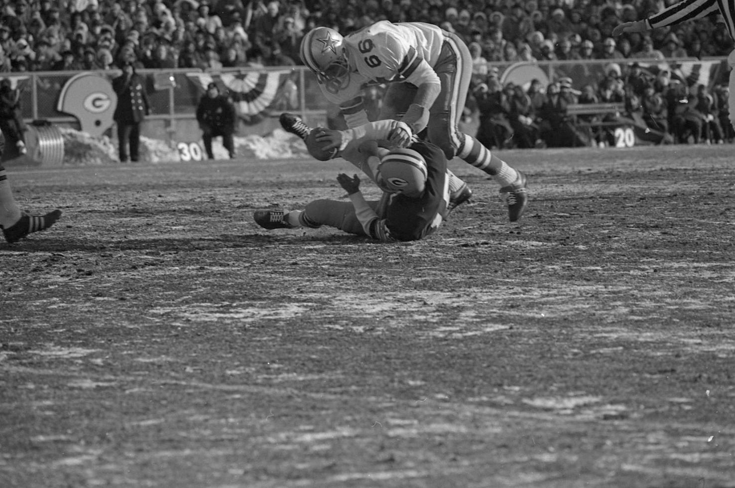 Photos: Never-before-seen photos of historic NFL 1967 'Ice Bowl ...