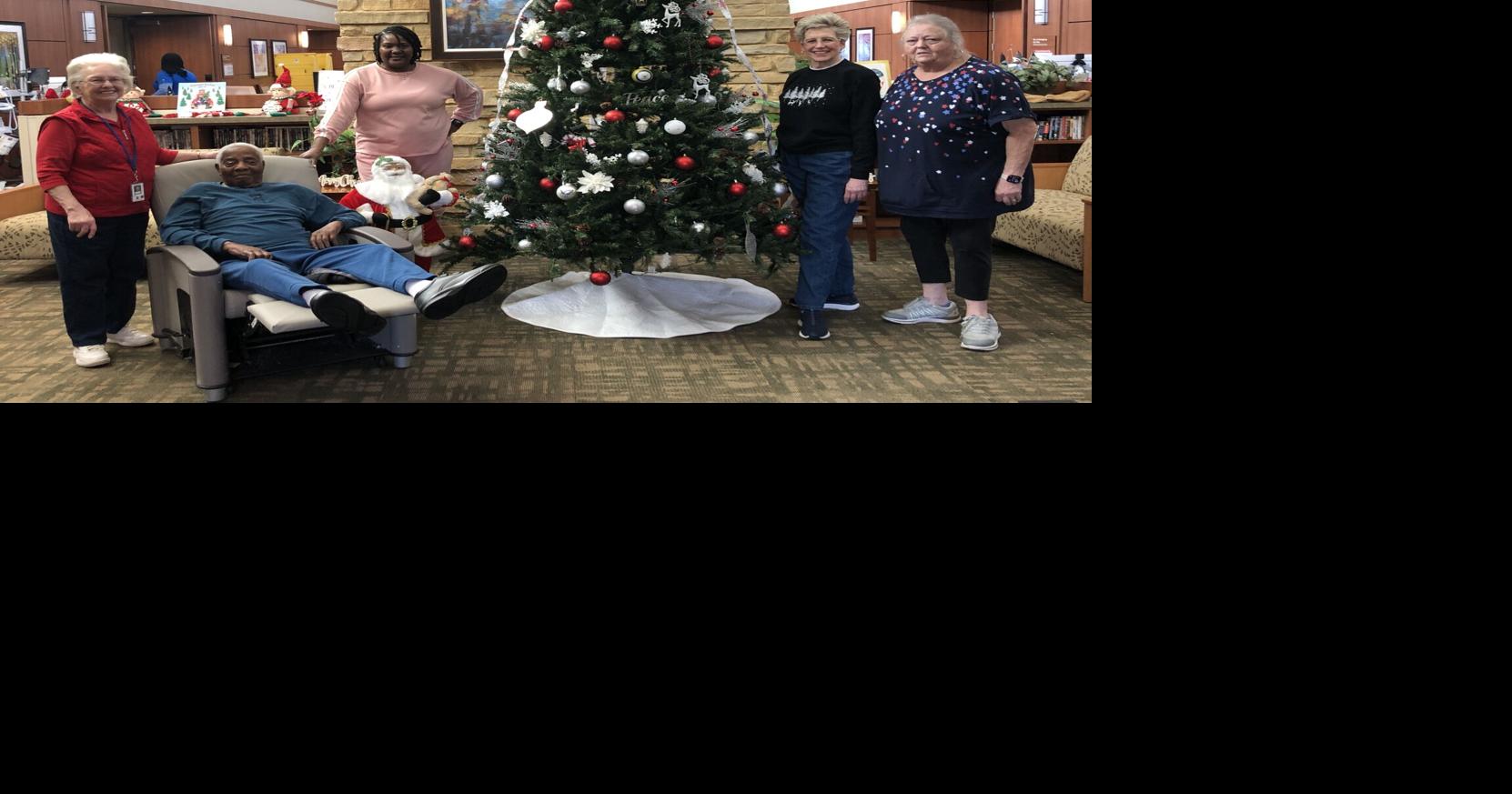 VFW Auxiliary spreads holiday cheer at Trinka Davis Veterans Center ...