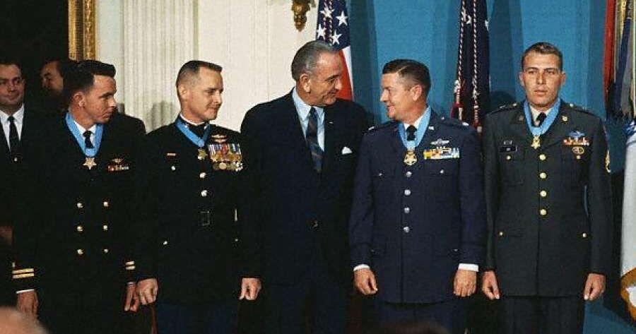 Col. Joe Jackson, Medal of Honor hero, dies in Washington state | Local ...