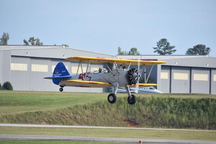 Veterans soar over Coweta in WWII-era biplane with Dream Flights | Arts ...