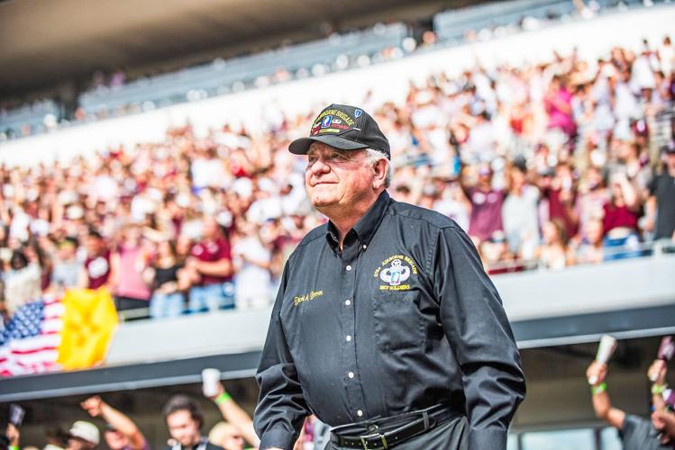 Newnan veteran honored during Mississippi State Veterans Day game ...
