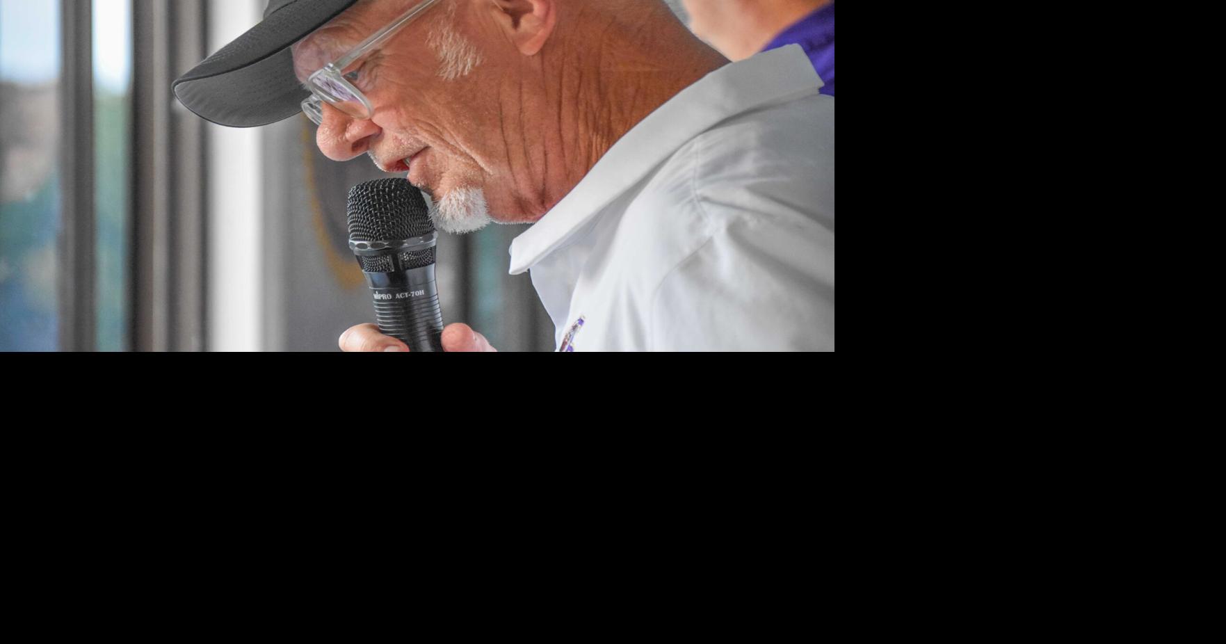 Larry Robertson marks 30 years as the voice of East Coweta football ...