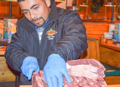 Texas Roadhouse employee advances to national meat cutting competition ...