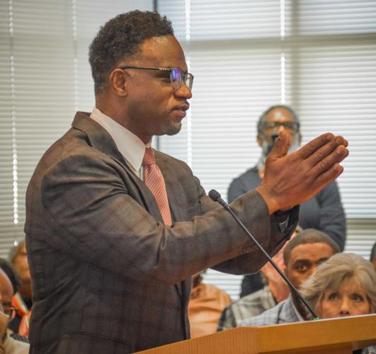 Newnan city attorney vote stalls at mayor’s first meeting | News ...