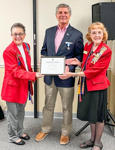 DAR presents Medal of Appreciation to mayor | Arts & Community | times ...