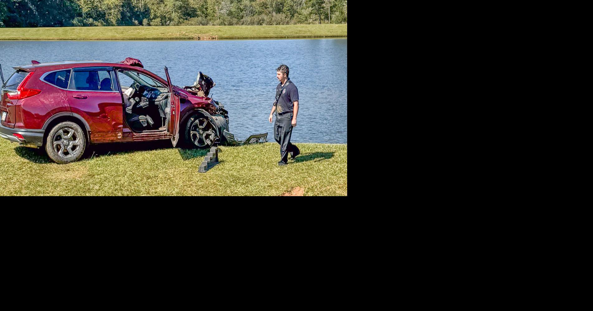 Driver in critical condition after car plunges into lake near Senoia ...