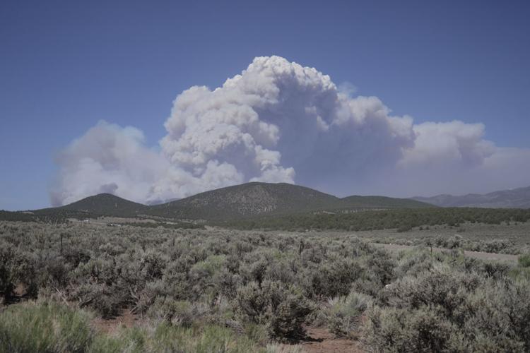 Fast-moving fire in Utah, the largest in the U.S., spreads overnight ...