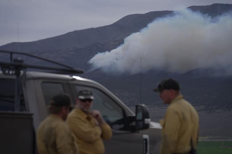 Fast-moving fire in Utah, the largest in the U.S., spreads overnight ...
